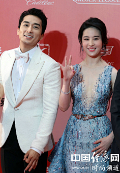 zouguang-花瓣网|陪你做生活的设计师 | 性感紧身衣