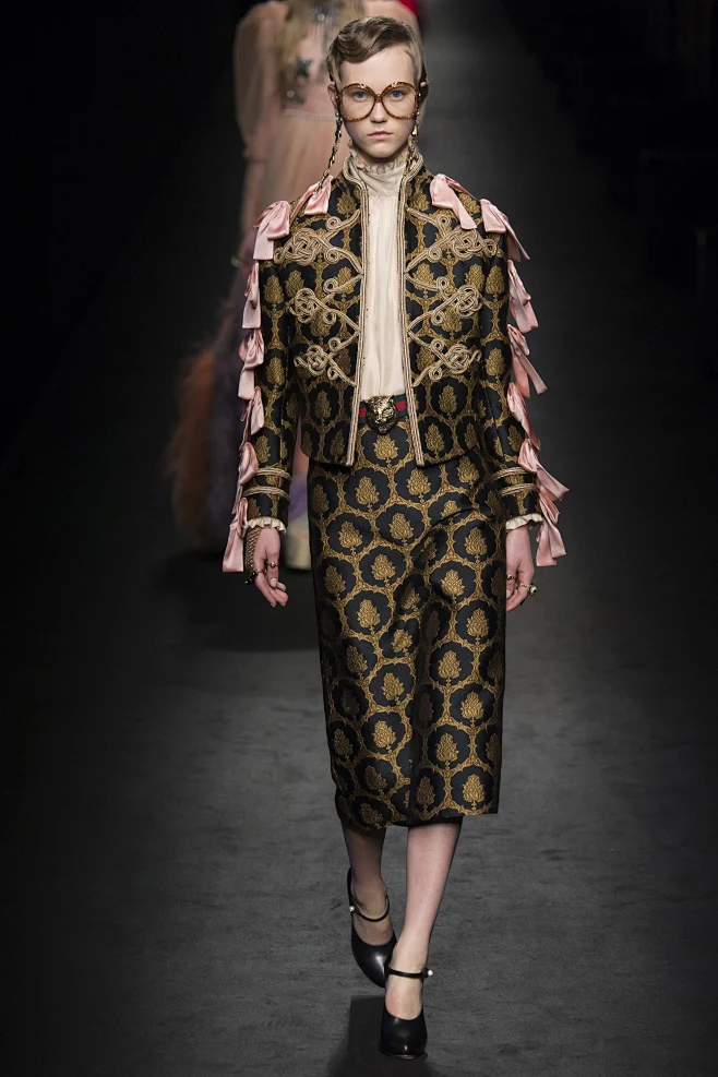 Gucci Fall 2016 Ready-to-Wear Fashion Show : The complete Gucci Fall ...