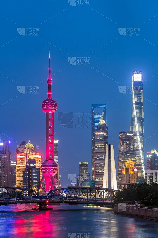 上海,夜晚,黄浦江,陆家嘴,浦东,滨水,金融和经济,全景,市区,摩天大楼素材-花瓣网