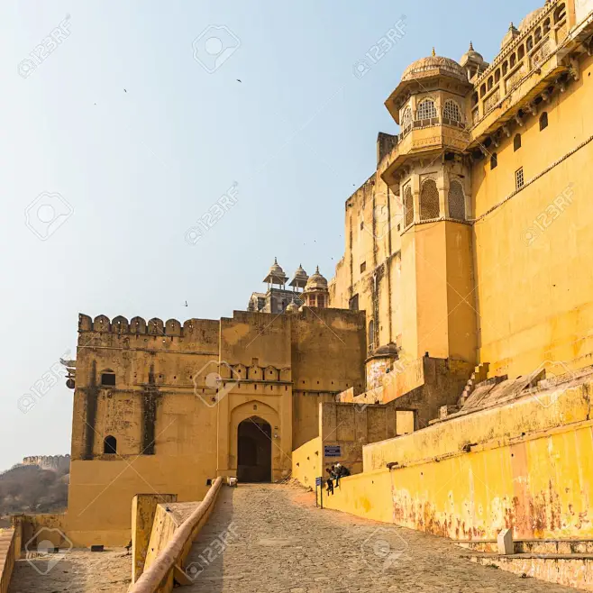 91827651-walls-of-the-amer-fort-amber-fort-and-amber-palace-a-town-near ...